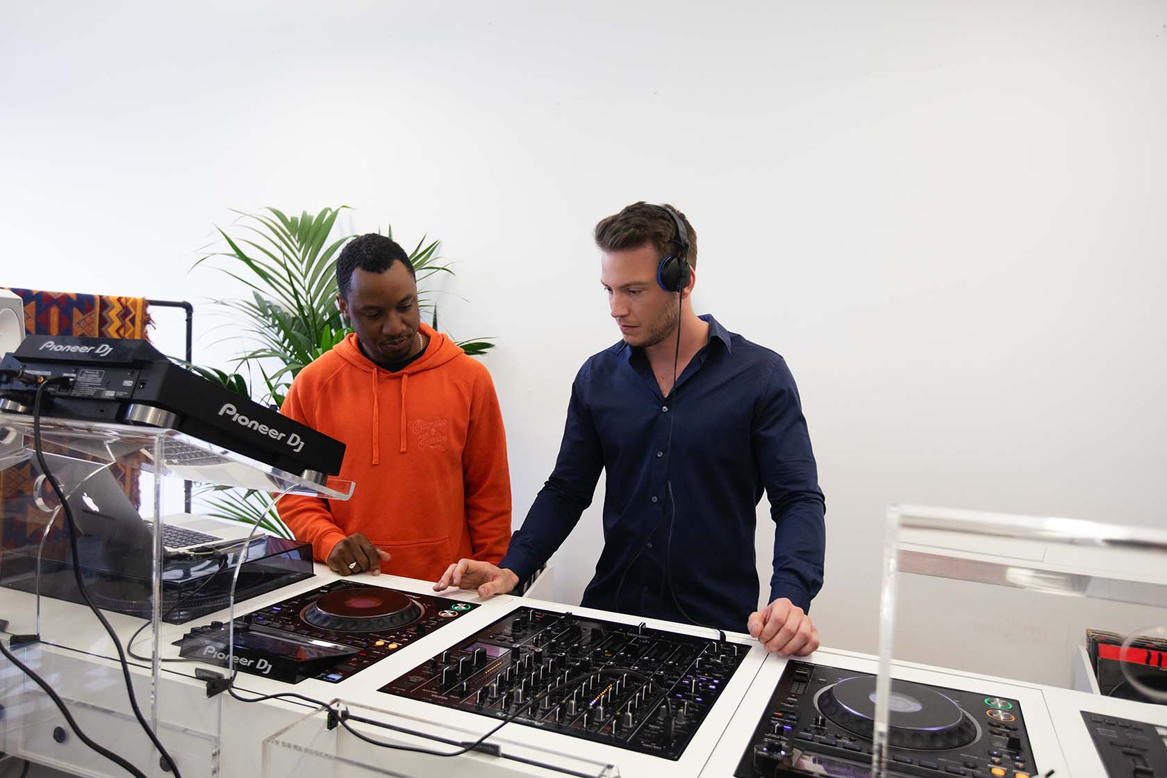 DJ Team Building Day Activity | LSA